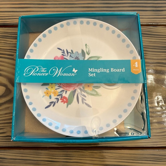 The Pioneer Woman | Kitchen | Pioneer Woman Mingling Board Set Floral ...
